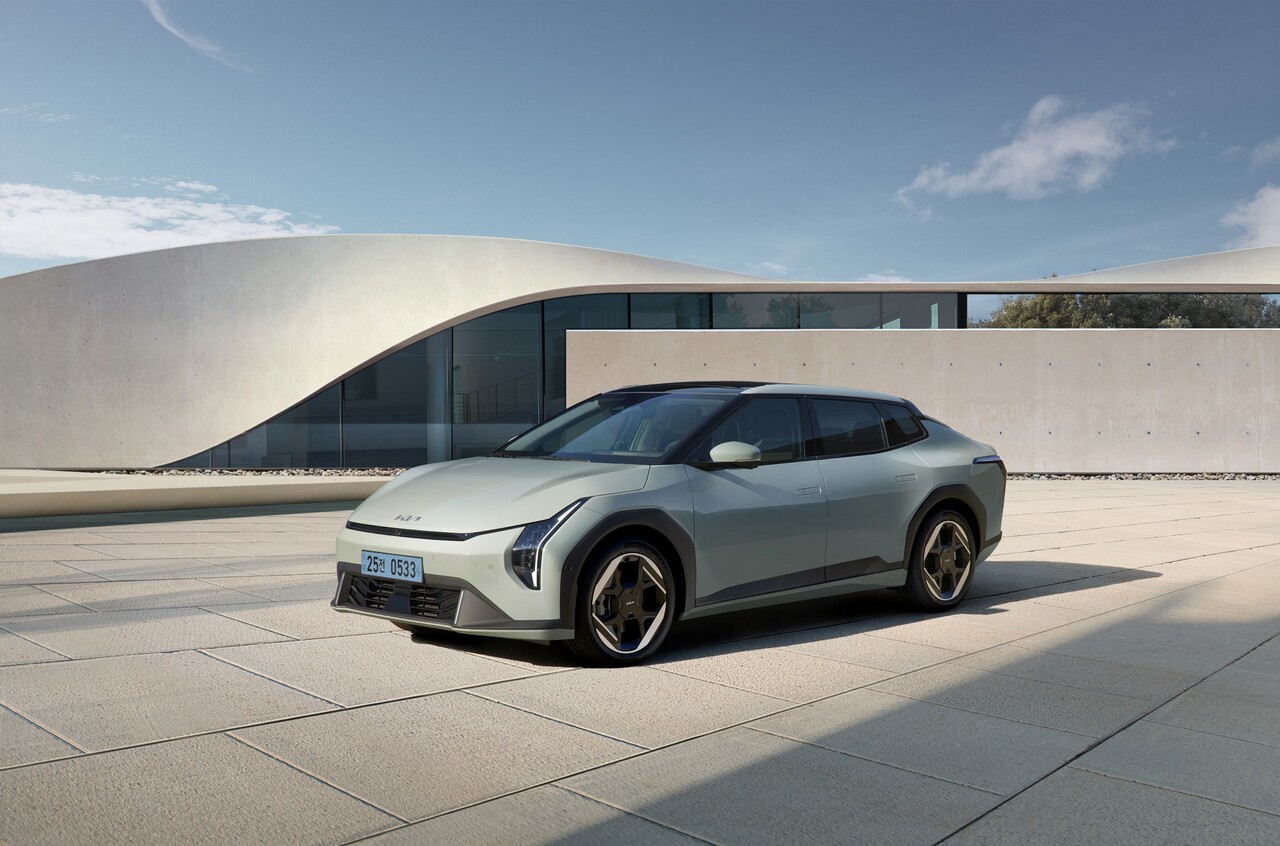 기아, '더 기아 EV4' 계약 개시···첫 전동화 세단 EV4 11일 계약 개시