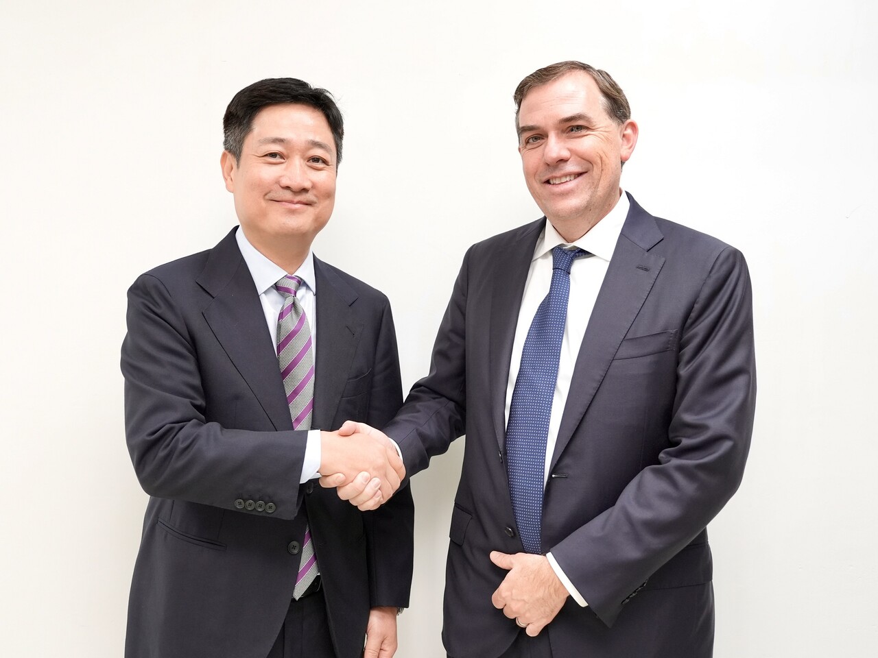 LG U+ 홍범식 대표, AWS CEO와 경주 APEC서 회동…양사 협력 방안 논의